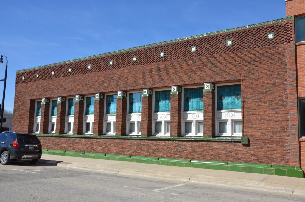 Chasing Louis Sullivan Banks – Cruzn For Sights