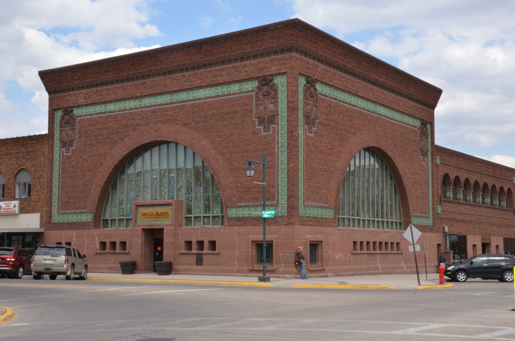 Chasing Louis Sullivan Banks – Cruzn For Sights